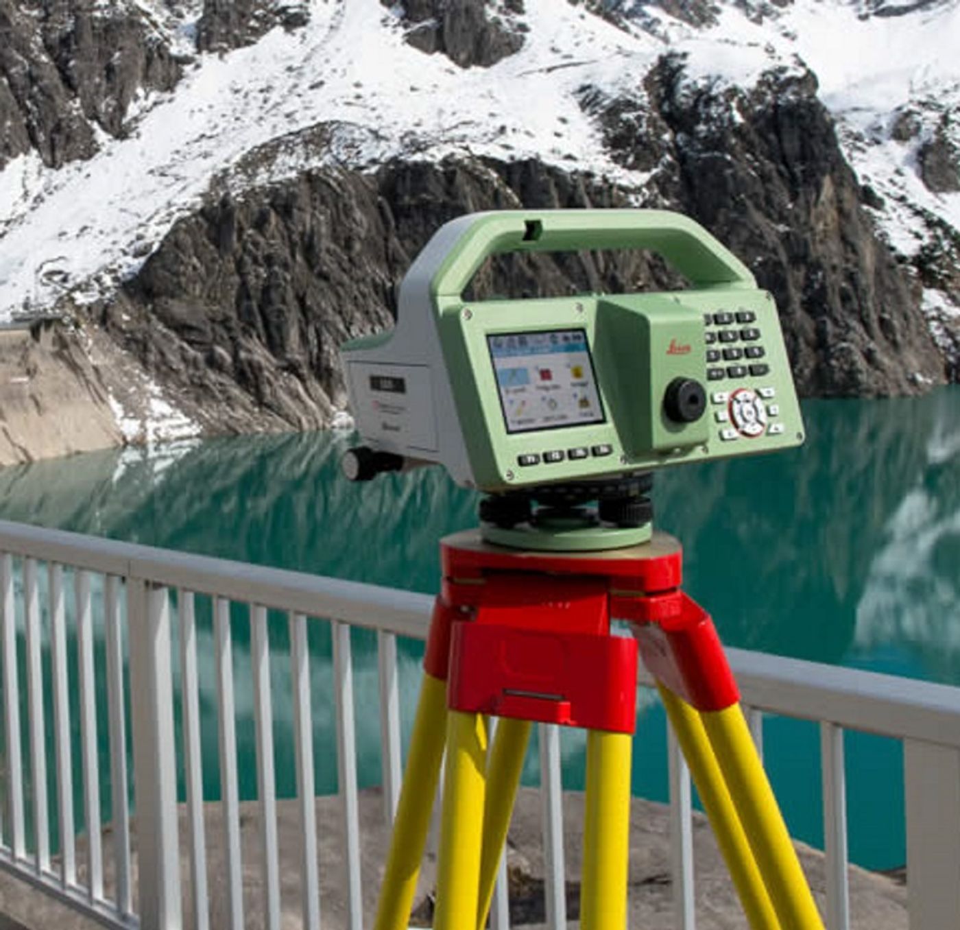 Leica LS10 & LS15 Digital Levels 00Z804 | C.R.Kennedy Geospatial Solutions
