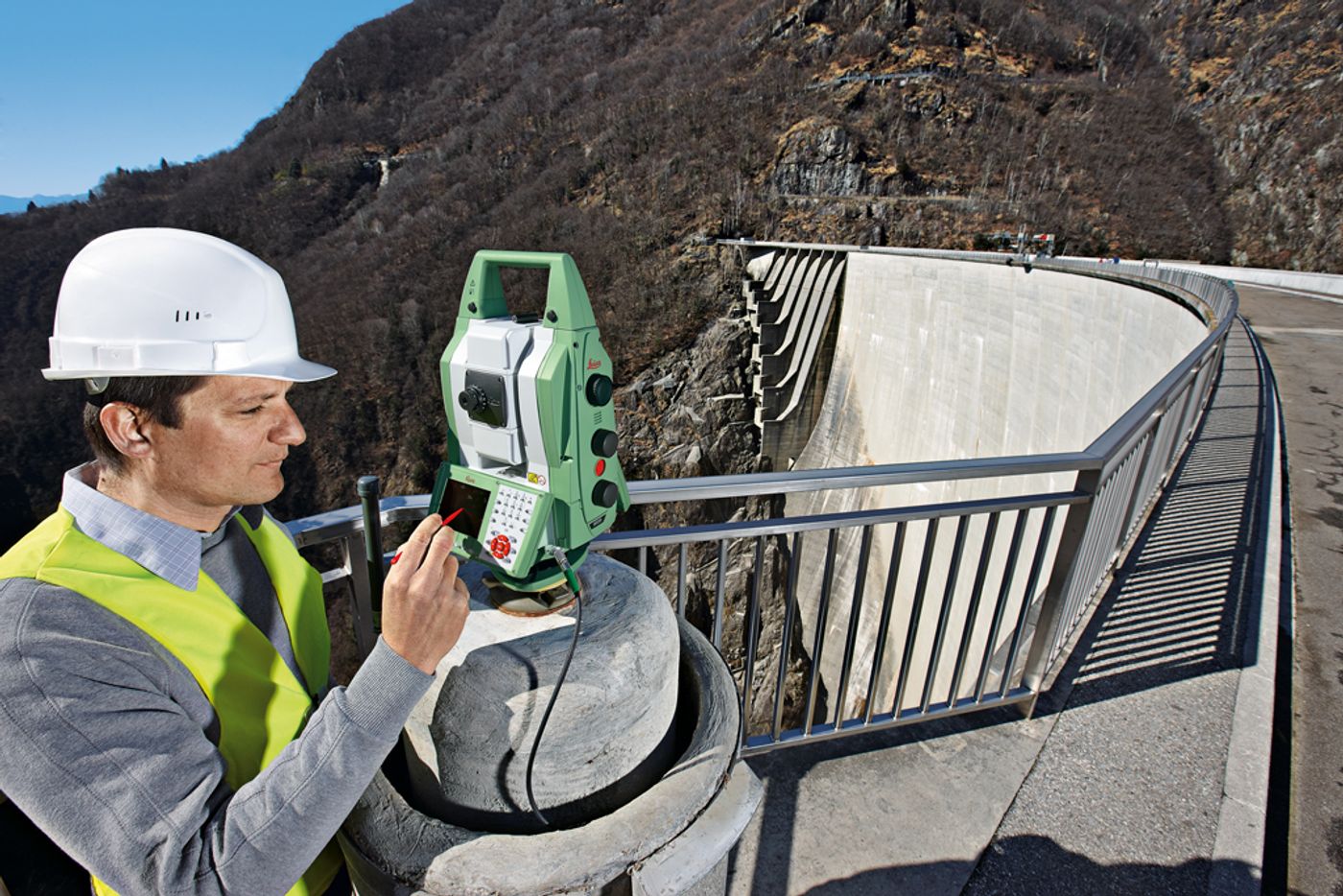 Leica Nova TM60 Monitoring Total Station LG822427 | C.R.Kennedy ...